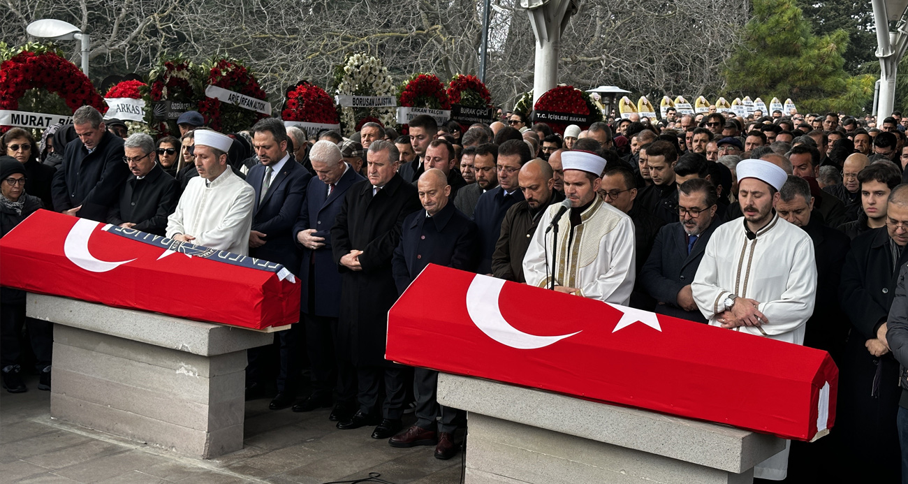 Fenerbahçeli sporcu Vedia Nil Apak ve annesi Ferda Apak son yolculuğuna ...