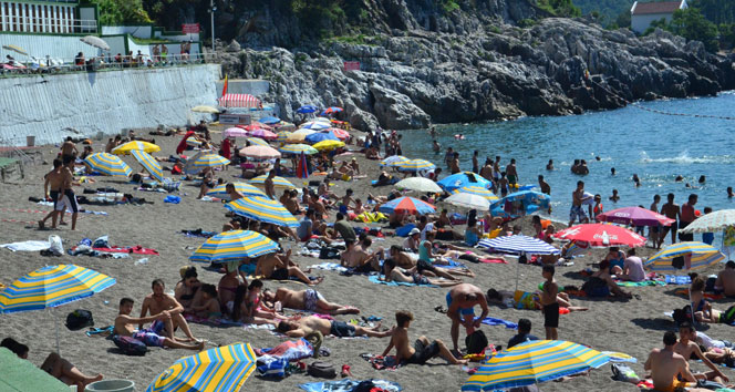 Kapuz Plajı sezonu açtı İhlas Haber Ajansı