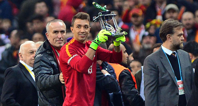 Muslera Galatasaray tarihine geçti İhlas Haber Ajansı