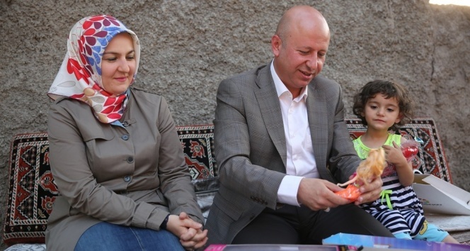 Çolakbayrakdar çifti çat kapı ziyaretlere devam ediyor İhlas Haber Ajansı