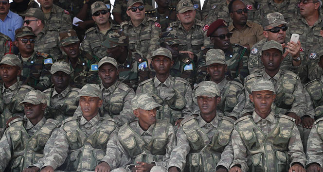 Somali'deki Türk üssü TURKSOM ilk mezunlarını verdi İhlas Haber Ajansı