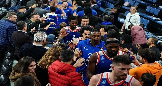 Lider Anadolu Efes, zorlu Real Madrid deplasmanında İhlas Haber Ajansı