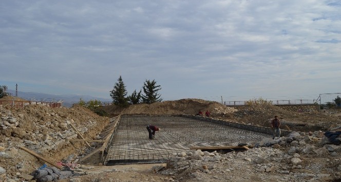 Besni ilçe stadının tribünleri yenileniyor İhlas Haber Ajansı