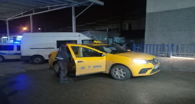 İzmir De Taksi şoförünü Bıçaklayıp Aracını Kaçırdılar İhlas Haber Ajansı