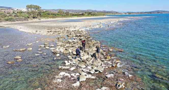 Datça’da deniz çekilince liman kalıntıları ortaya çıktı İhlas Haber Ajansı