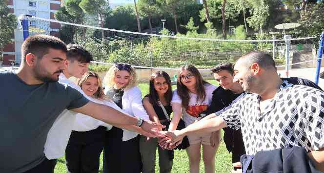 İEÜ’nün örnek projesi 12 bin gence ulaştı İhlas Haber Ajansı