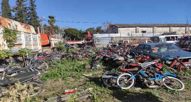 Erzin’de trafikten men edilen 250 motosiklet silah endüstrisinde ...