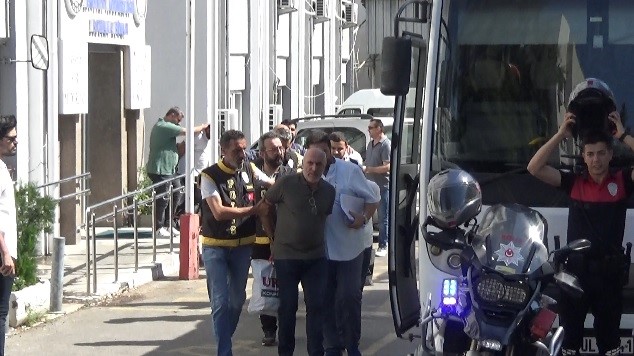 Oto galerici çetesi operasyonunda şüpheliler adliyede İhlas Haber Ajansı Oto galerici çetesi operasyonunda şüpheliler adliyede İhlas Haber Ajansı