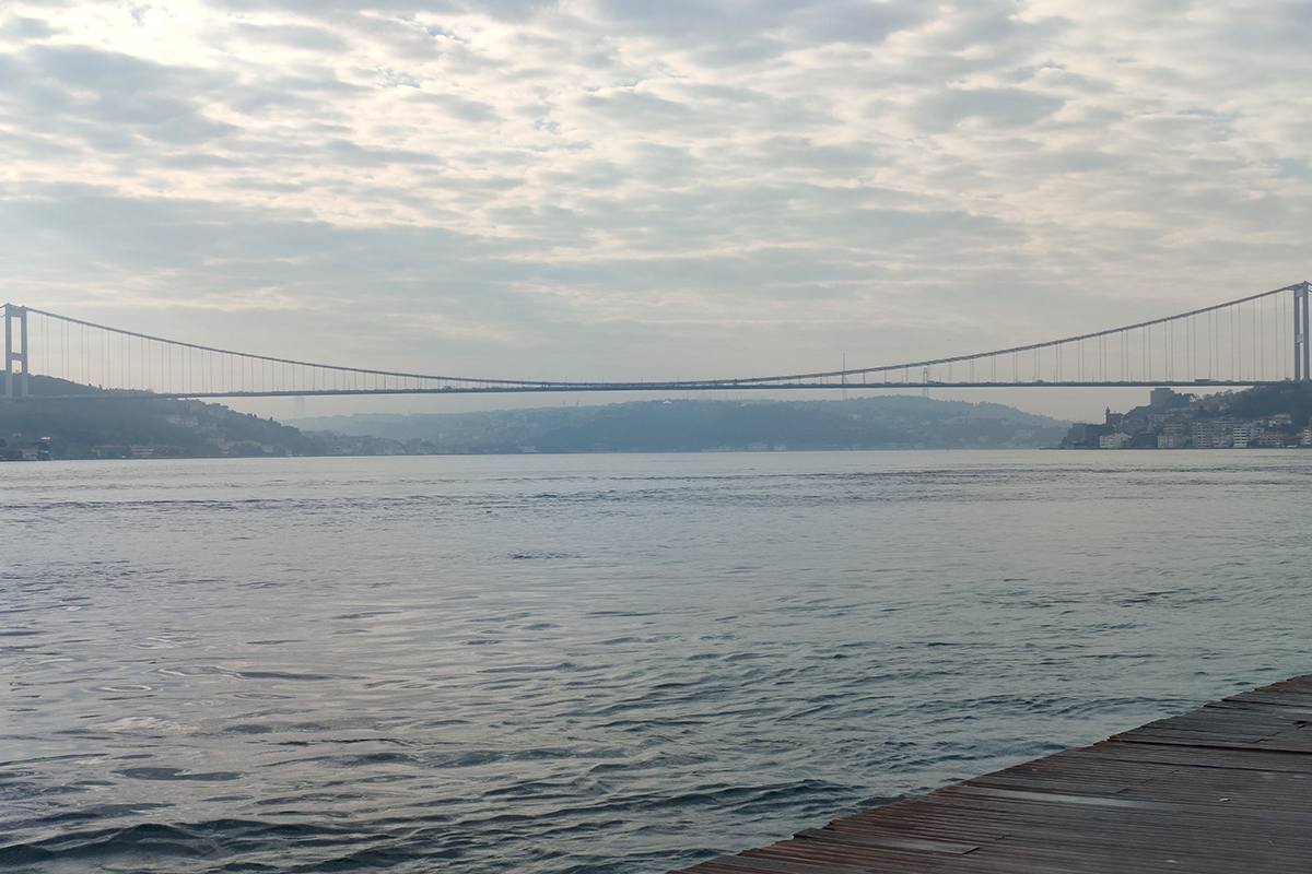 İstanbul Boğazı'nda gemi trafiğine sis engeli İhlas Haber Ajansı