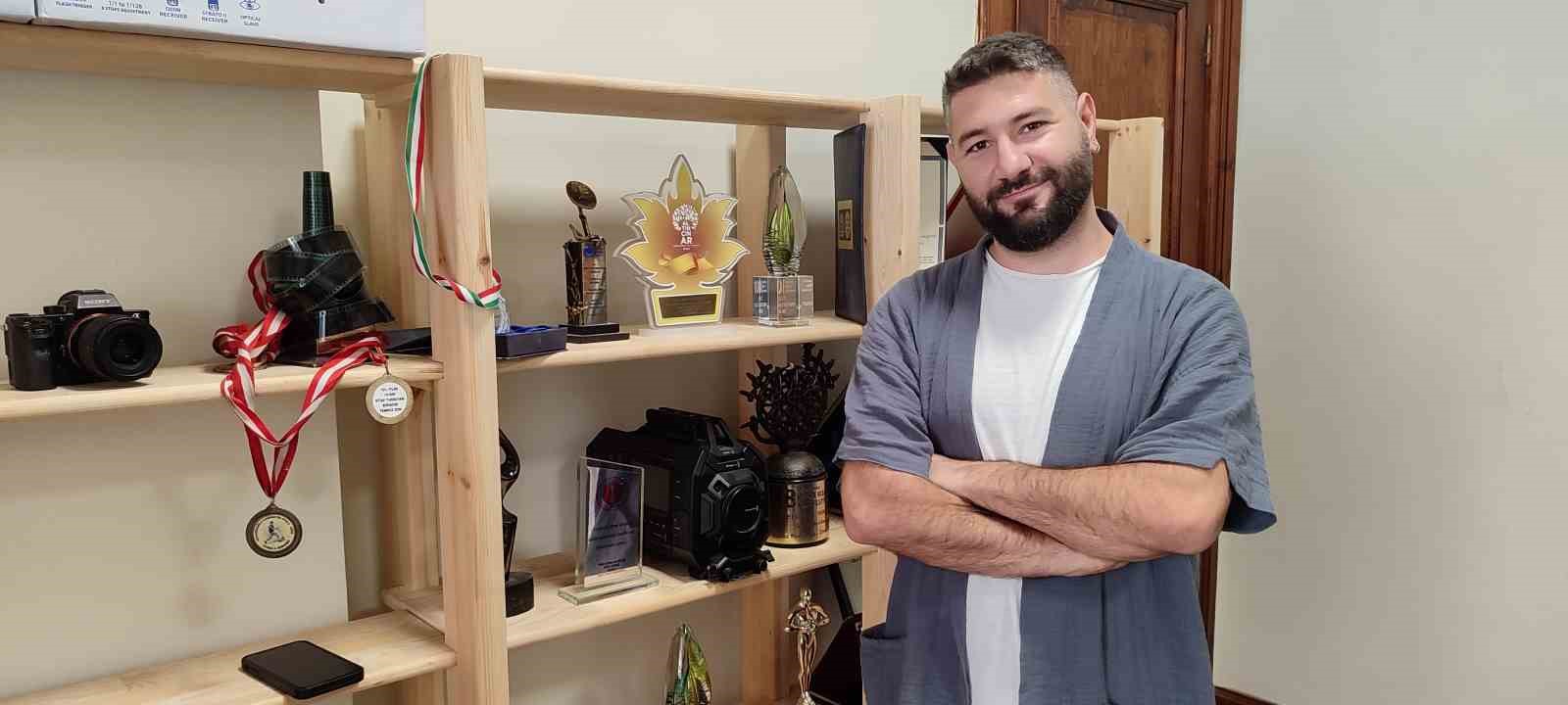 Bugün savaşla anılan topraklarda çekilen ’Cinema Rivoli’ye Londra’dan ...