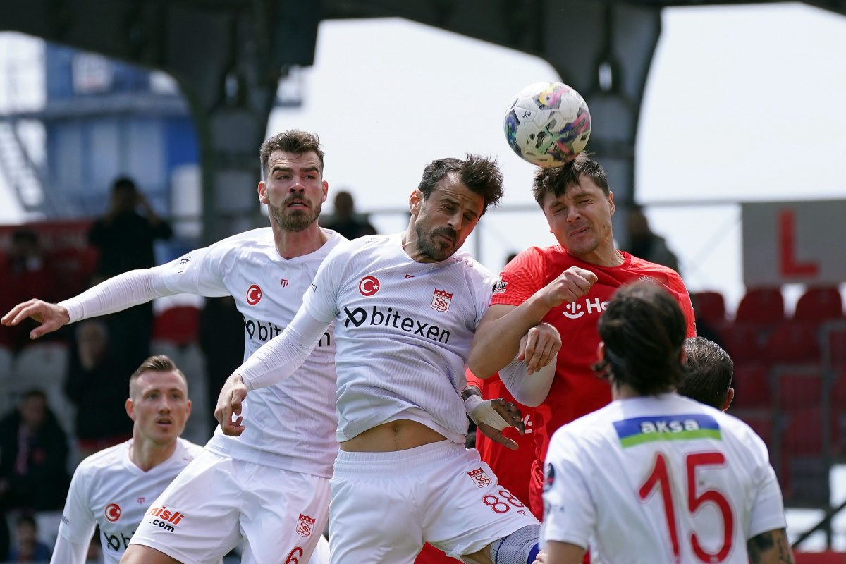 Ümraniyespor evinde Sivasspor'u farklı geçti İhlas Haber Ajansı