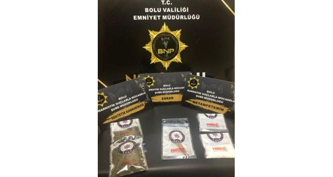 Üzerlerinden 57,57 gram uyuşturucu çıkan 2 şahıs tutuklandı İhlas Haber ...