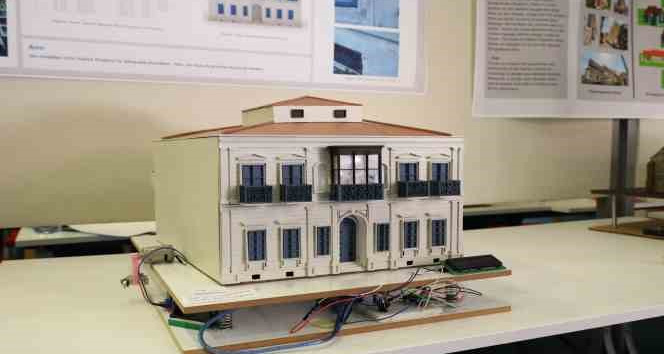 İEÜ’lü gençlerden İzmir’in simge yapılarına inceleme İhlas Haber Ajansı