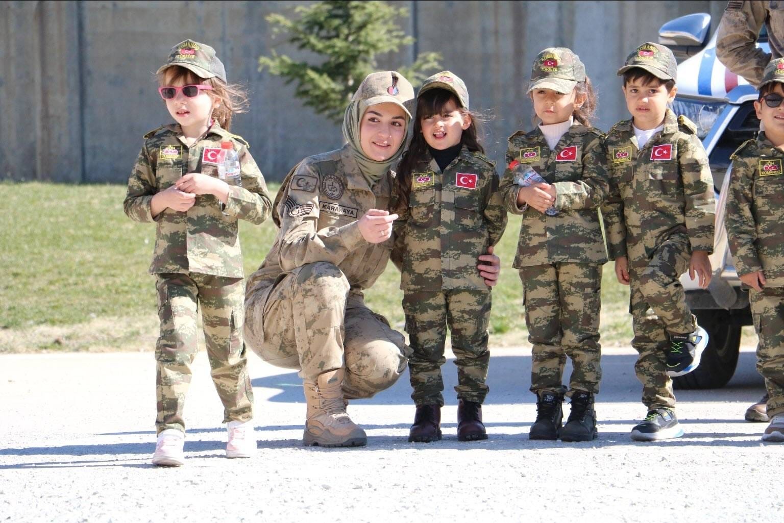 Cumhuriyet’in 101. yılında Tatvan’da minik öğrencilerden coşkulu kutlama İhlas Haber Ajansı